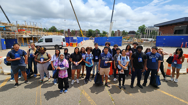 Yale Physics hosts 2025 Pathways to Science Summer Scholars | Yale Wright Laboratory